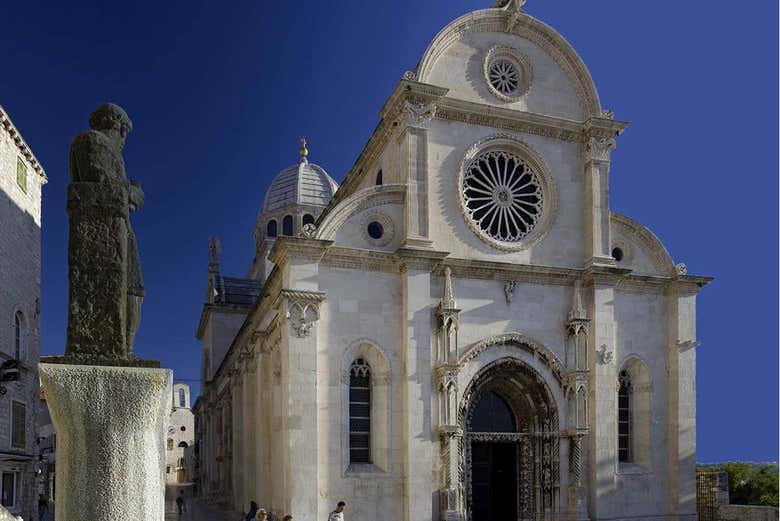 Escursione a Sebenico e alle Cascate Krka da Traù - Civitatis.com