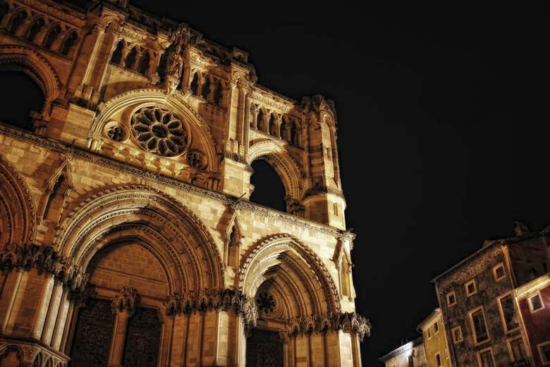 Visita nocturna por la Catedral de Cuenca - Civitatis.com