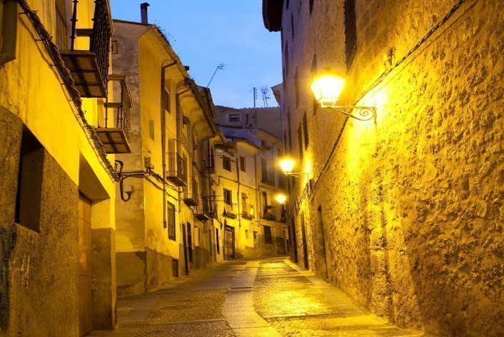 Oferta: Cuenca nocturna + Visita guiada Ciudad Encantada Oferta: Cuenca nocturna + Visita guiada Ciudad Encantada