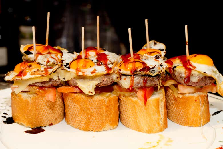 Tour de pinchos por Vitoria - Reserva online en Civitatis.com
