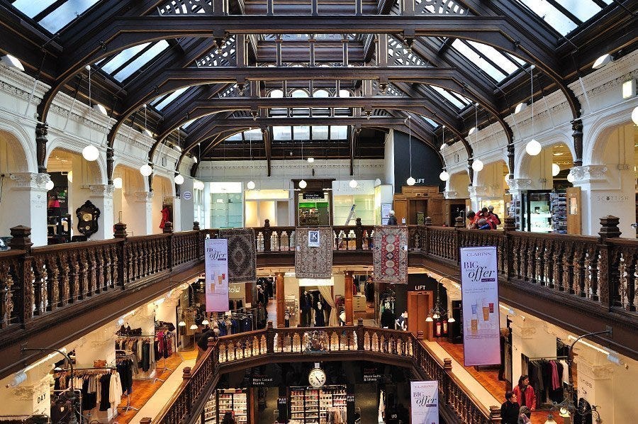 Shopping in Edinburgh - High streets and local souvenirs