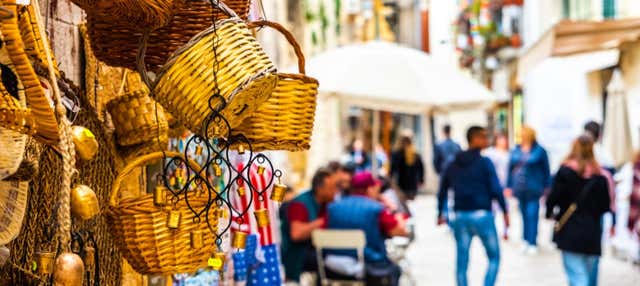 Bari Shopping Tour - Book Online at Civitatis.com