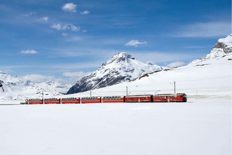 Swiss Alps Tour from Milan on the Bernina Express - Civitatis.com