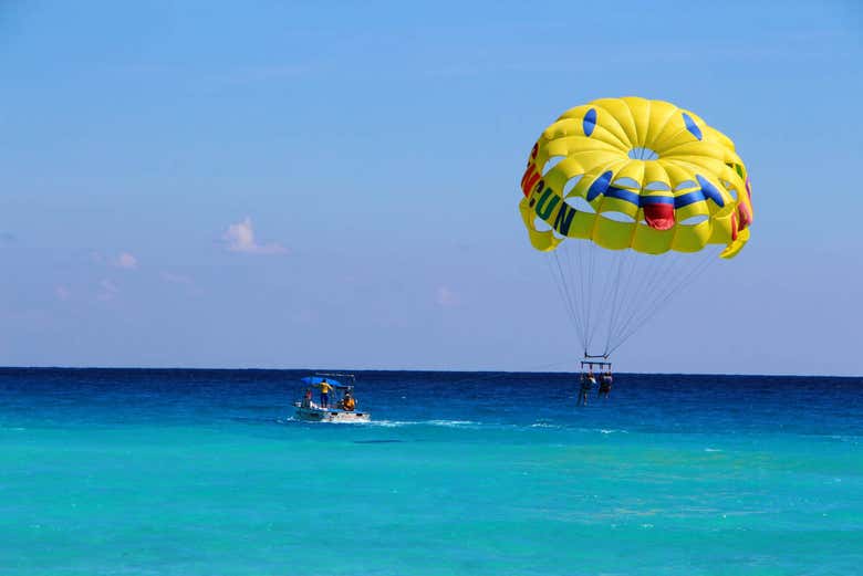 Parasailing en Cancún - Reserva online en Civitatis.com