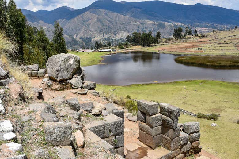 Excursión a Vilcashuamán y Pumacocha desde Ayacucho