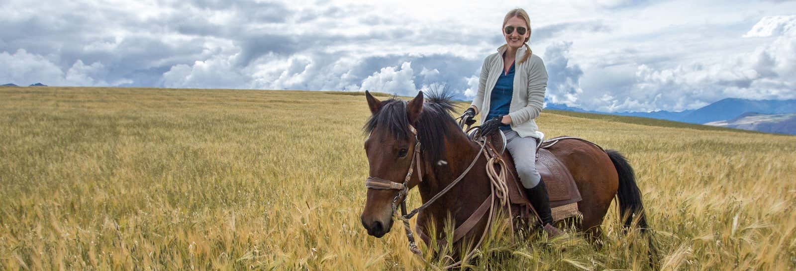 Paseo a caballo por el Templo de la Luna y Montaña de Chacan desde, Cusco