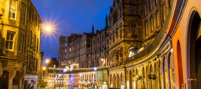 Edinburgh Pub Crawl IntroducingEdinburgh edinburgh-pub-crawl-introducingedinburgh